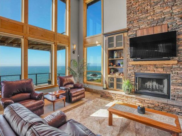 3545 Rocky Creek Ave, Depoe Bay, OR 97341