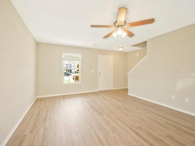 5703 N 67th Dr, Glendale, AZ 85303