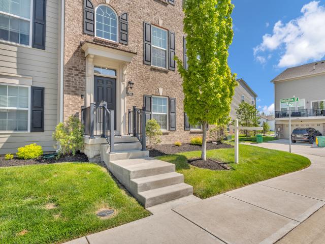 3546 Brampton Lane