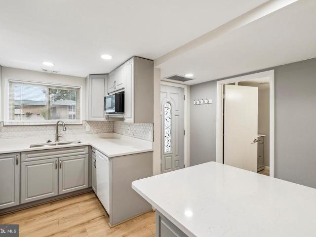 3546 Chiswick Court # 36 B