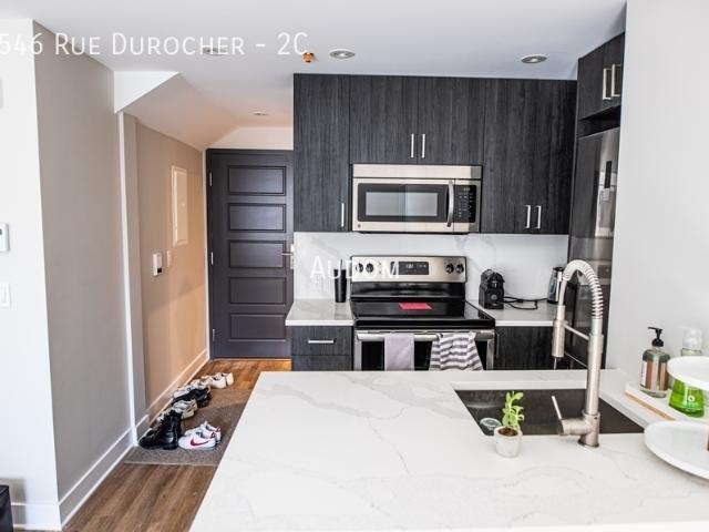 3546 Rue Durocher, Studio, 1 full bath