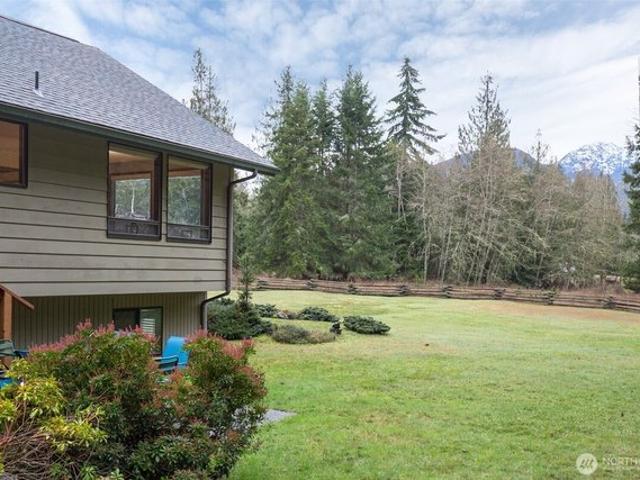 3547 Deer Park Rd, Port Angeles, WA 98362