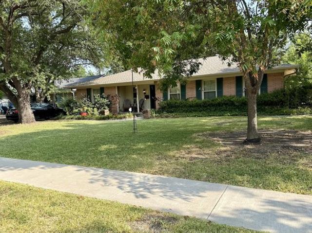3548 Waldorf Dr, Dallas, TX 75229