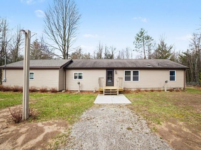 3540 S Harrison Rd, Houghton Lake, MI 48629