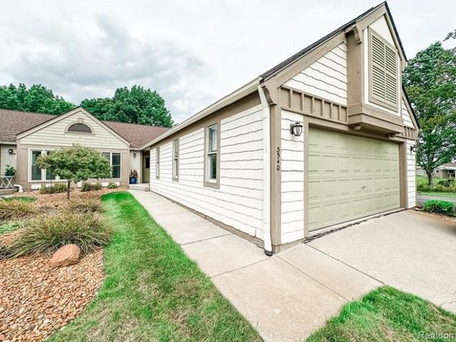 3540 Wedgewood Dr, Lapeer, MI 48446