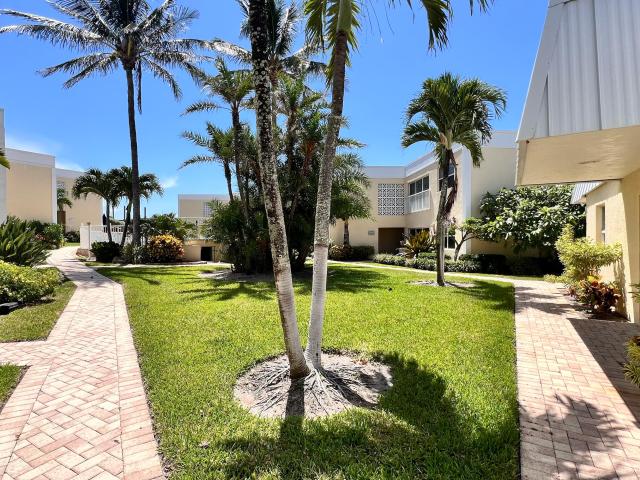 3541 NE Ocean Blvd, Unit 4, Jensen Beach, FL 34957 | MLS #R11112