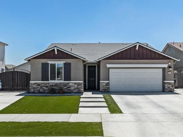 3541 E Laura Ct, Visalia, CA 93292