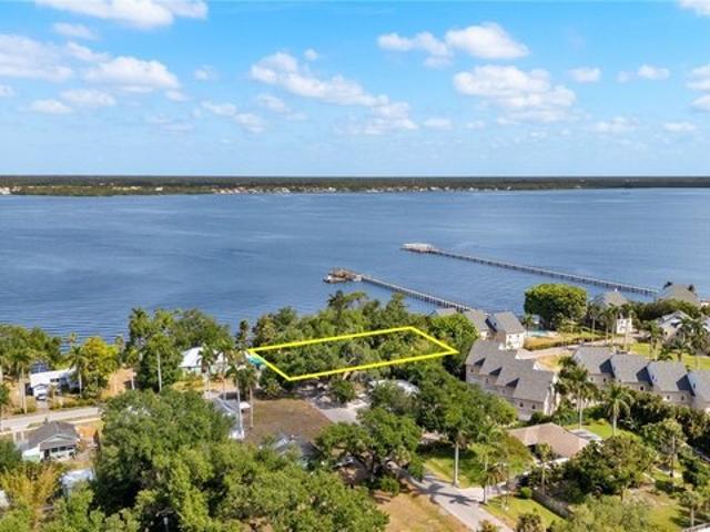 3541 3 E Riverside Dr, Fort Myers, FL 33916