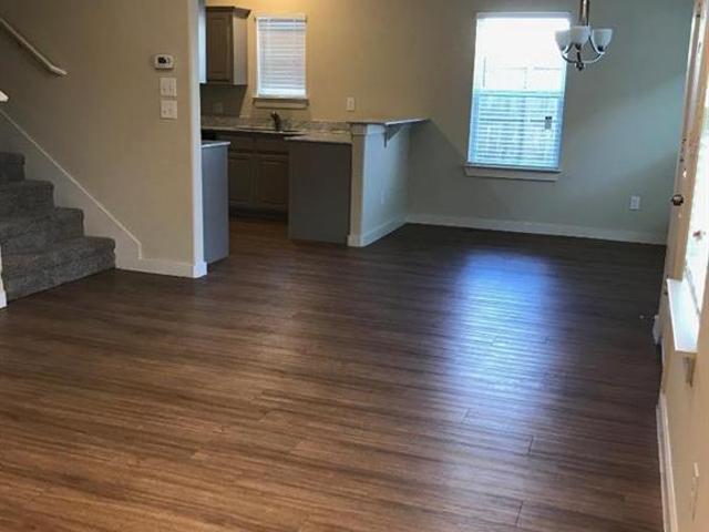 3542 Apple Valley Way