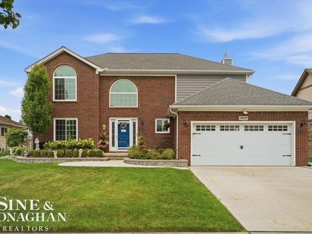 35435 St Clair Dr, New Baltimore, MI 48047