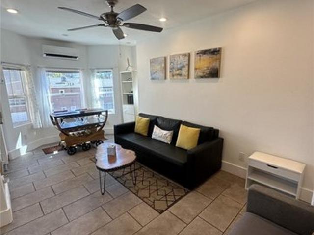 354 Chestnut Ave Apt 33, Long Beach, CA 90802