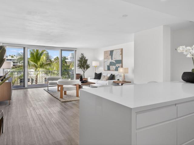 354 Chilean Avenue, Palm Beach, United States, FL