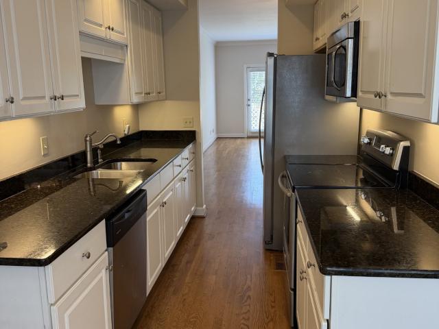 354 Ardsley Pl