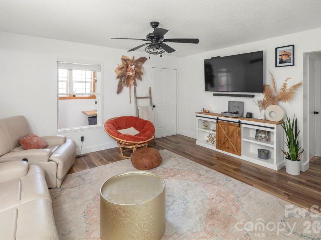 354 Boulder View Drive