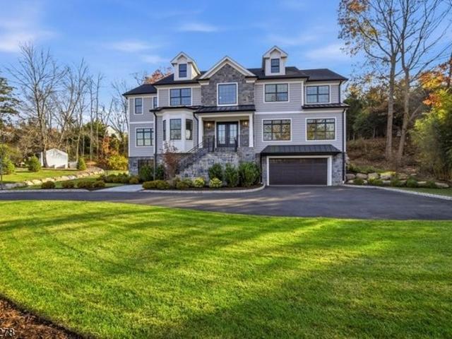 354 Beaufort Ave, Livingston, NJ 07039