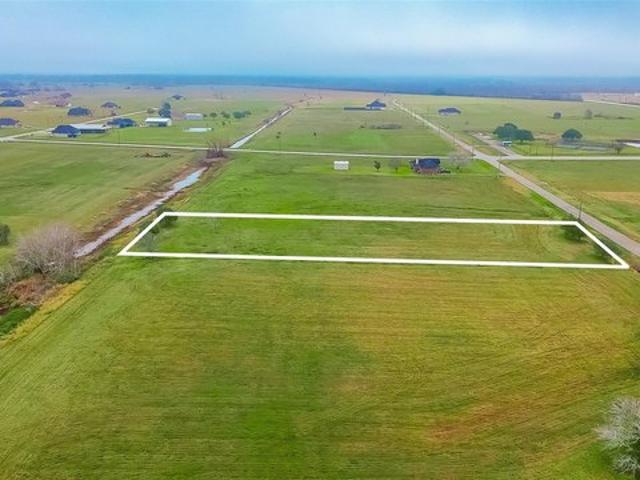 354 Brahman Trl, Angleton, TX 77515