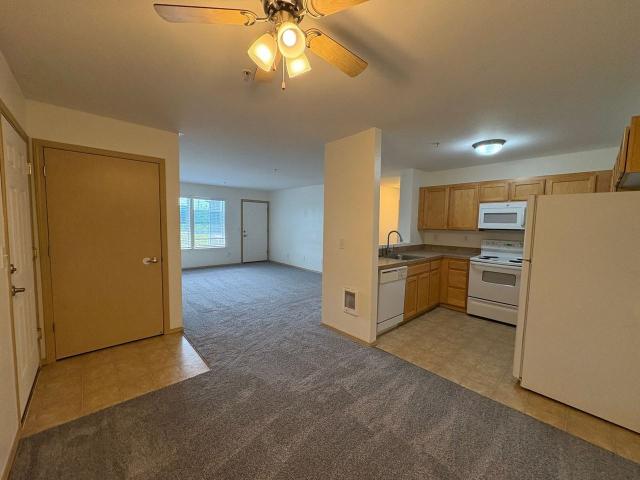 #354 EOLA HEIGHTS APTS 3 Bedroom Apartment for Rent at 3045 Gehlar Rd Nw, Salem, OR 97304 West Salem