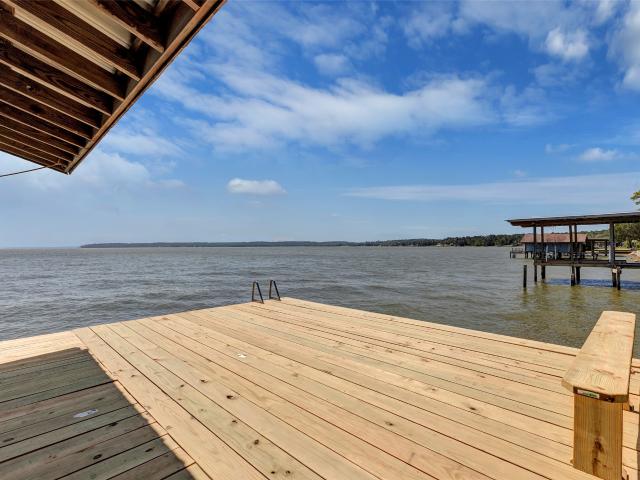 354 Edgewater Way