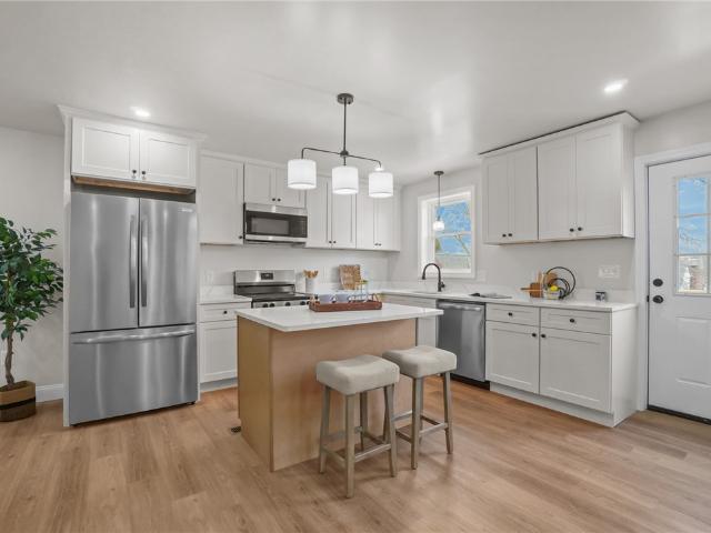 354 Jastram St, Providence, RI 02908 | MLS #1416
