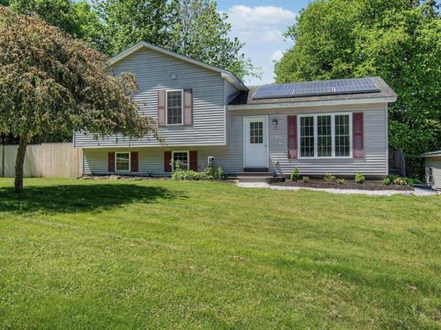 354 Old Stage Rd, Georgia, VT 05468
