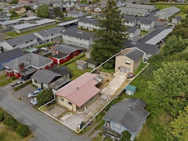 354 S 9th Ct, Coos Bay, OR 97420