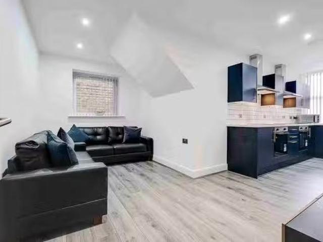 354 Scotland Road Flat A, L5 3 Beds 5 Baths