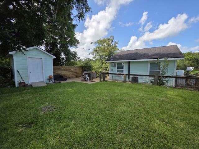 354 Sir Lancelot Drive N