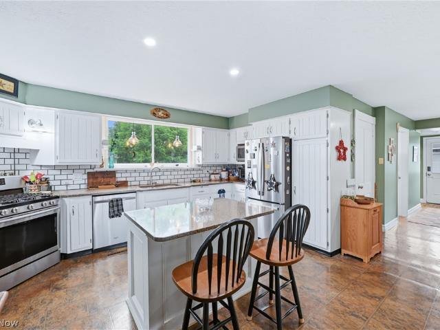 354 W 10th Street