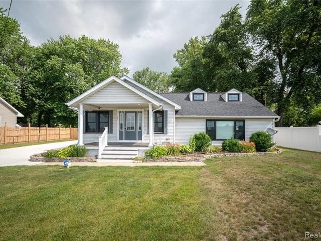 354 W Erie Rd, Bedford, MI 48182