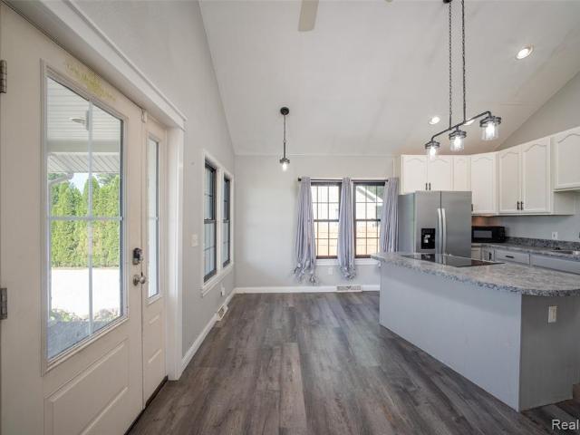 354 W Erie Road
