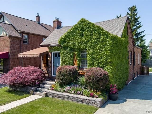 354 Wardman Rd, Kenmore, NY 14217