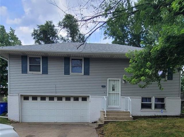 3554 N Dove Dr, Decatur, IL 62526