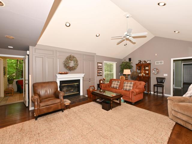 3554 Cranberry Ln