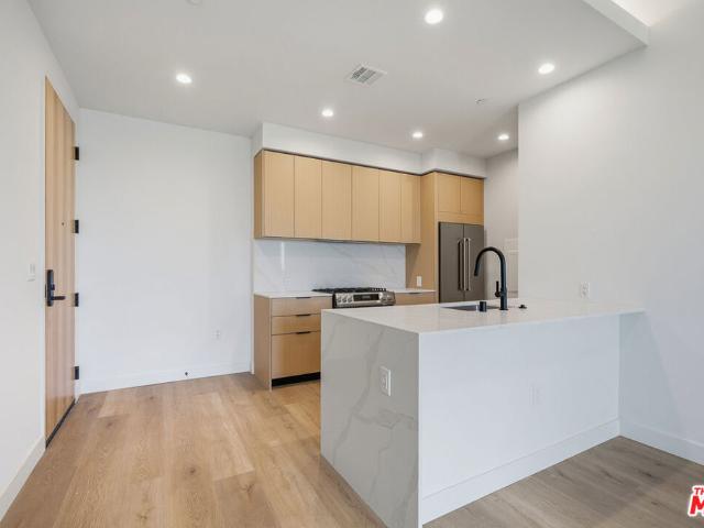 3555 Overland Avenue 613