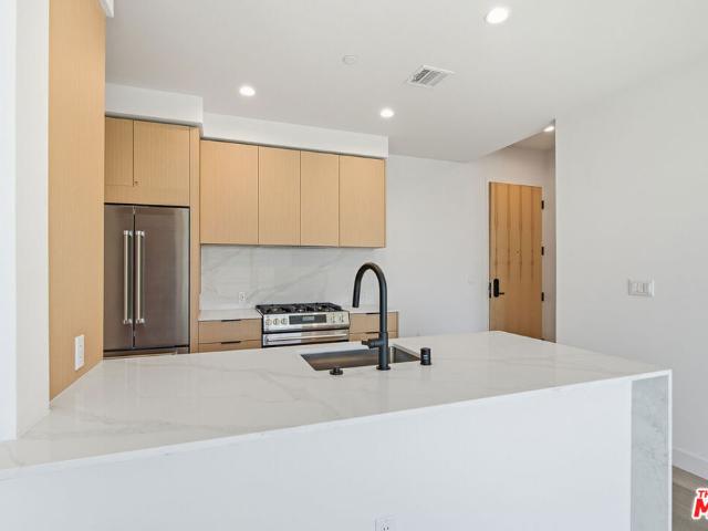 3555 Overland Avenue 302