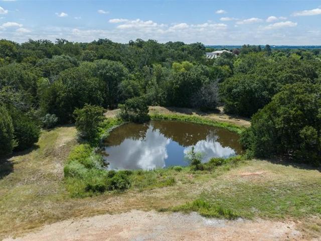 3555 County Road 430, Dime Box, TX 77853