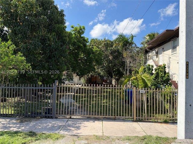 3555 SW 23rd St, Miami, FL 33145