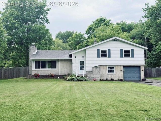 3555 Wilson Dr, Fort Gratiot, MI 48059