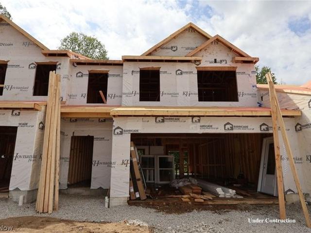 3556 Bushwillow Dr, Green, OH 44685