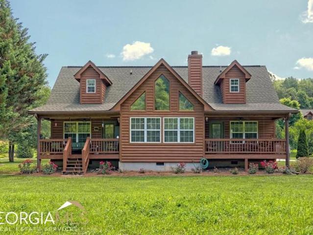 3556 Riverfront Ln, Hiawassee, GA 30546