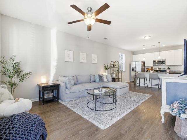 3557 Bristol Ln