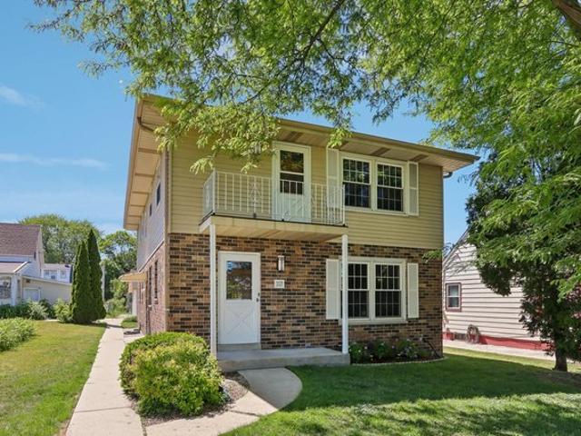 3557 S 33rd St Unit 3559, Greenfield, WI 53221