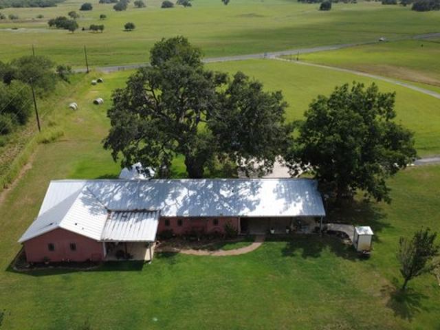 3558 FM 536, Floresville, TX 78114