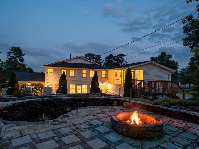 3558 Westbury Road