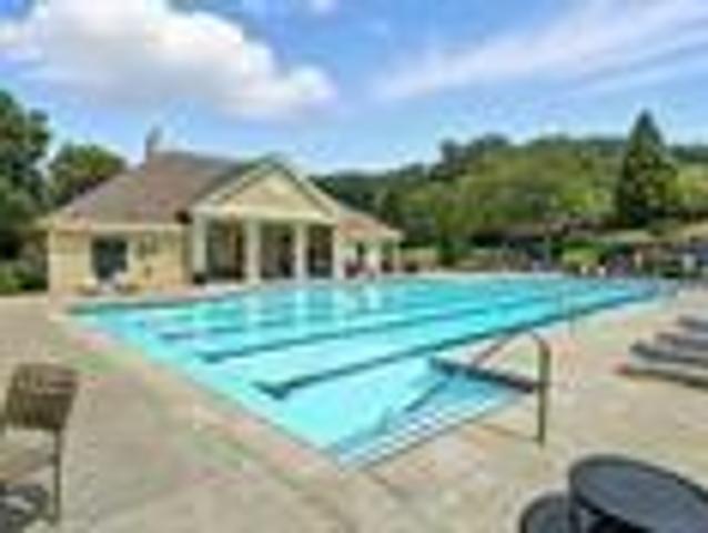 3550 Myrtlewood Chase NW