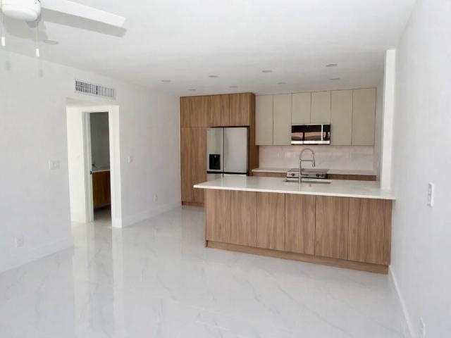 3550 NW 8th Ave, Unit 810, Pompano Beach, FL 33064 | MLS #F10555
