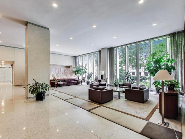 3550 N Lake Shore Drive # 519