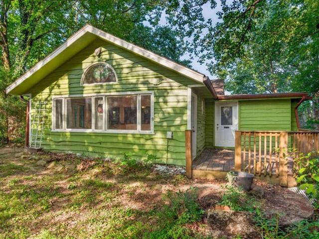 3550 Grandma Barnes Rd, Nashville, IN 47448