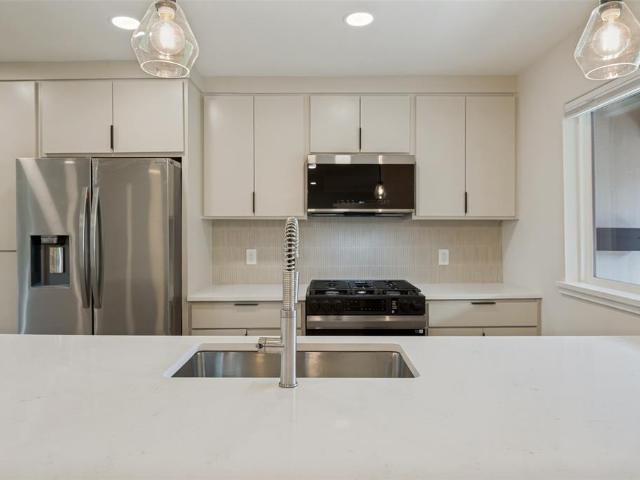 3550 Ridgeoak Way, Farmers Branch, TX 75234 | MLS #21319
