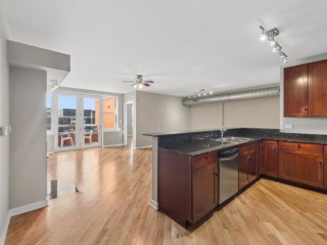 3550 W Montrose Avenue # 502